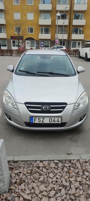 Vand masina kia ceed Bragadiru • OLX.ro