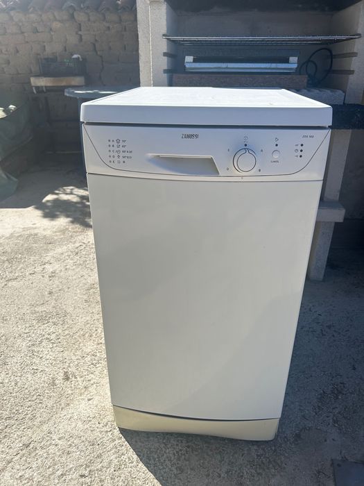 Съдомиална Zanussi 9 комплекта гр. Пловдив Южен • OLX.bg