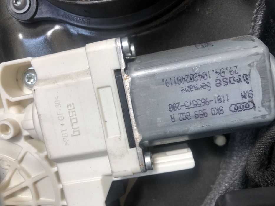 Модул на вратите зумер модул airbag релета компютри Audi 4f A6 гр ...