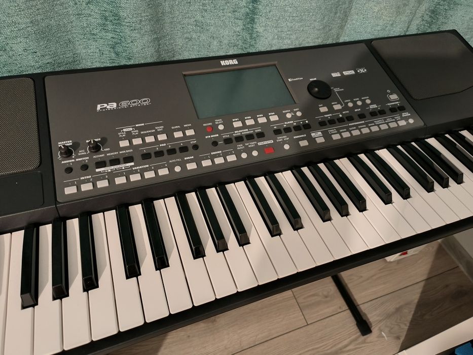 Korg pa600 aranjor profesional / orga Bucuresti Sectorul 1 • OLX.ro