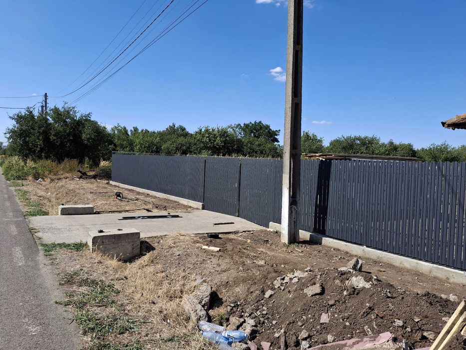 Garduri si porti stil jaluzea, sipca metalica, tabla cutata Brosteni ...