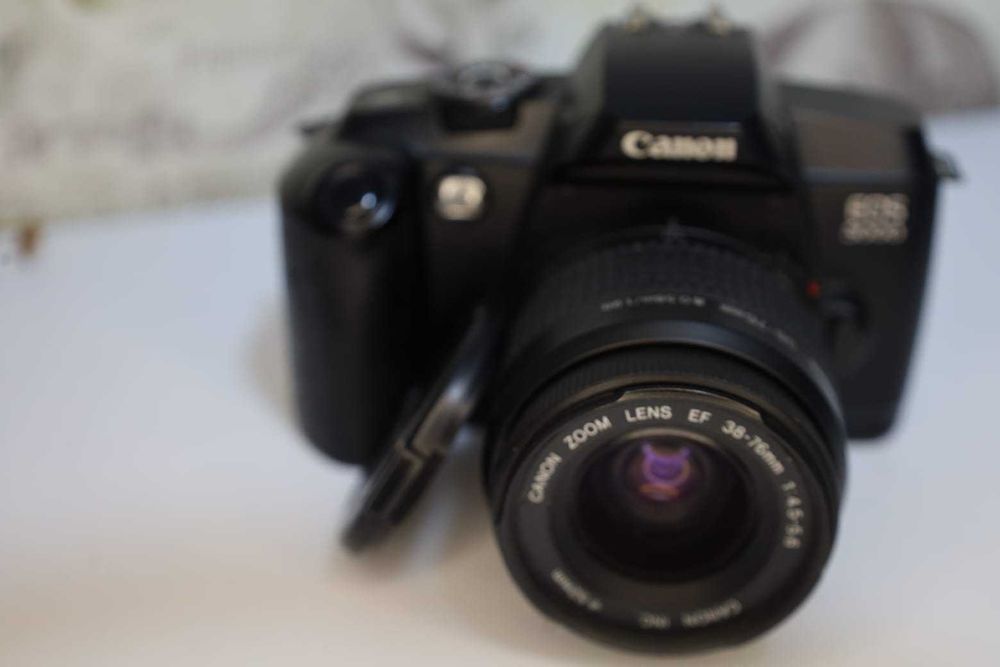 Canon EOS 5000 + LENS ZOOM EF 38-76 mm + Flash SPEEDLITE 220EX Arad ...