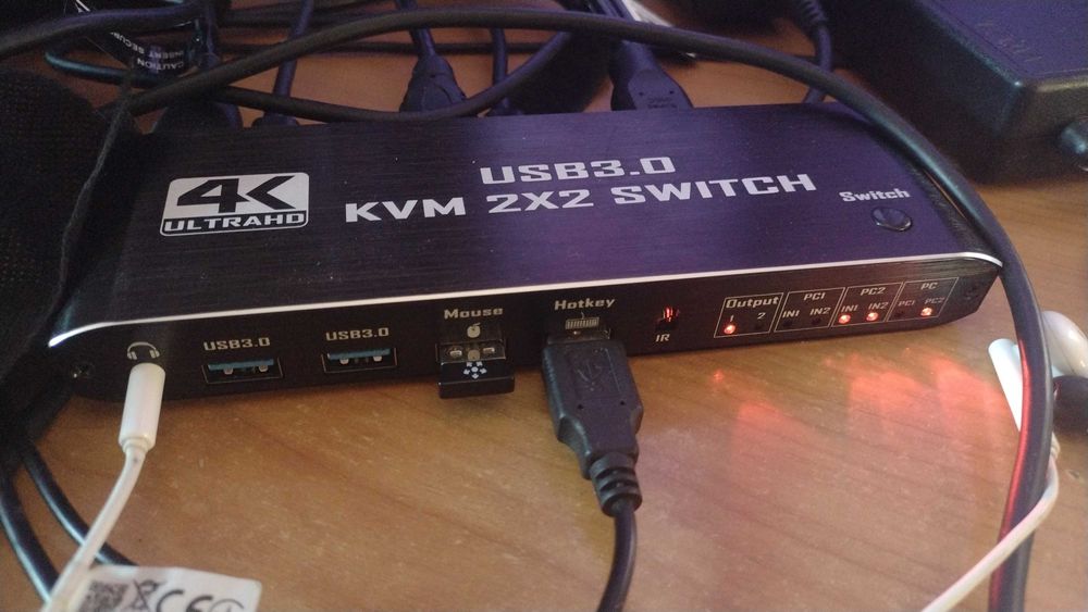 USB 3.0 KVM 2x2 switch Timisoara • OLX.ro