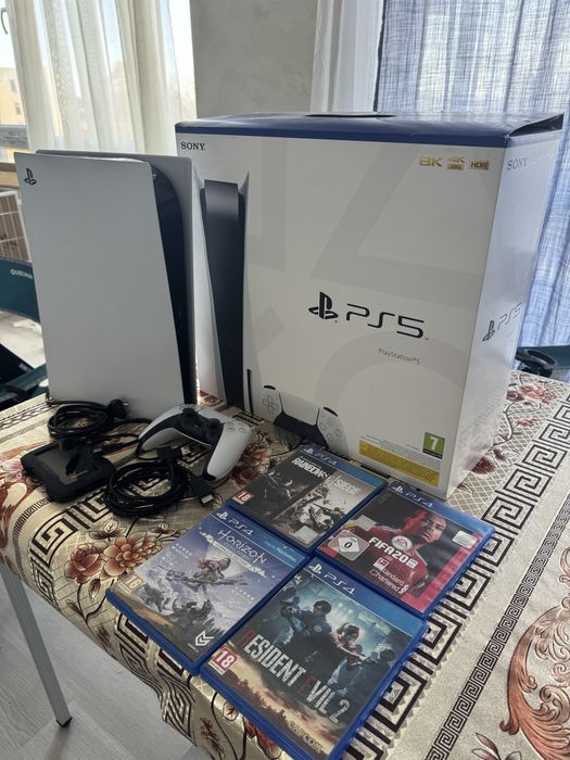 PS5 Disk 1 TB, + 1 TB външен хард диск и 4 игри гр. Варна м-т Балам Дере • OLX.bg