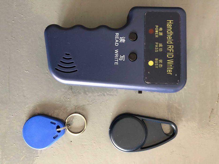 Set masini copiat chei plane si auto, cartele si taguri interfon Sebes ...