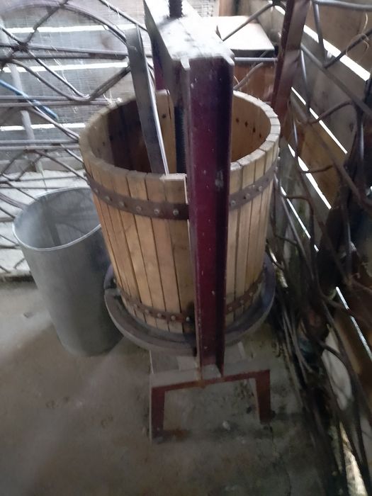 Storcator teasc fructe Cerbureni • OLX.ro