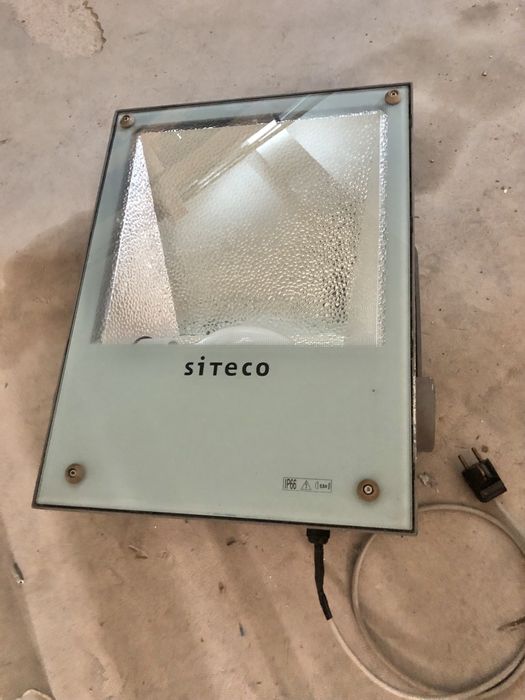 Siteco 5NA 758 улично осветление прожектор натриева лампа 250W IP66 гр. Варна Победа • OLX.bg