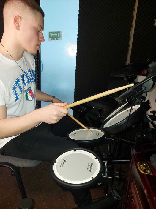 Profesor de tobe, percutie Pitesti • OLX.ro