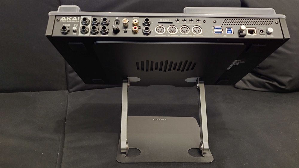 Akai MPC Live II, MPK Mini Plus + Magma CTRL Case + Decksaver + Extra ...