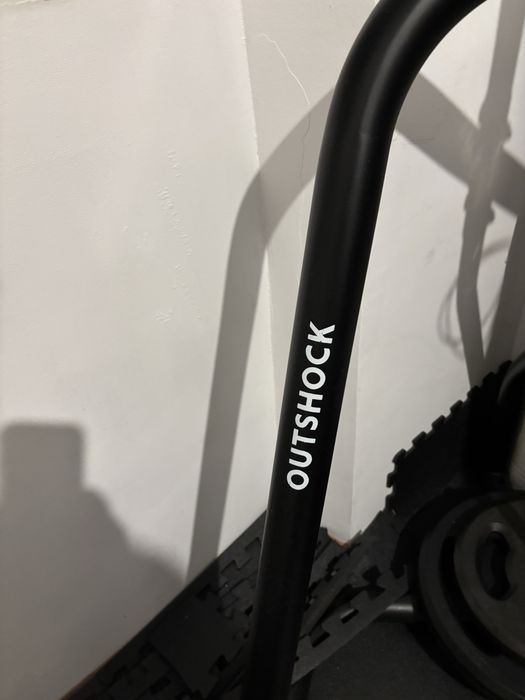 Sac de box + suport de podea Outshock Bucuresti Sectorul 6 • OLX.ro