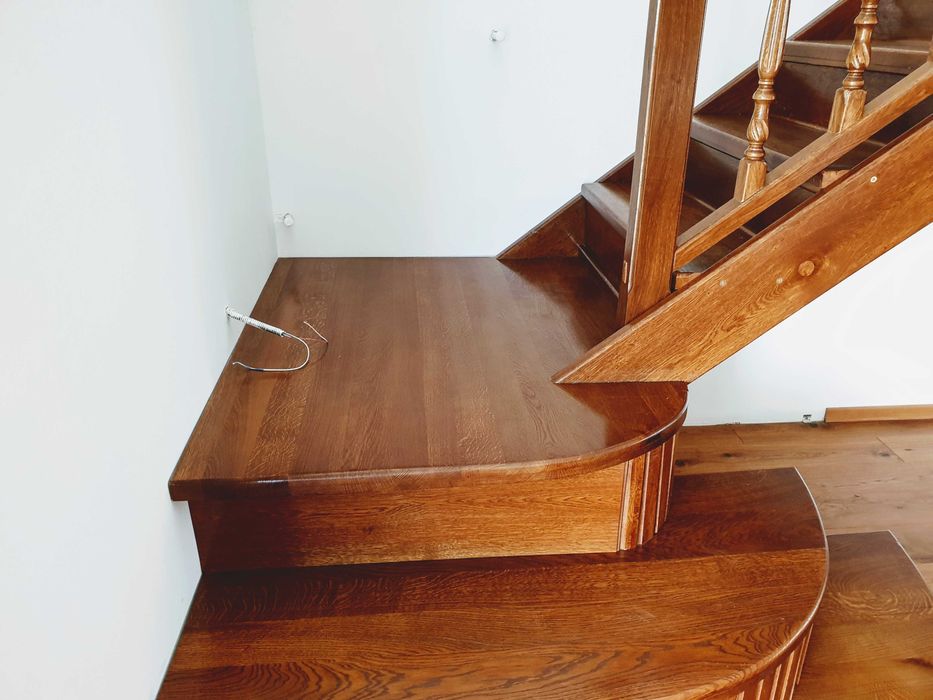 Scari interioare lemn - Trepte/ Contratrepte trepte lemn stejar/frasin ...