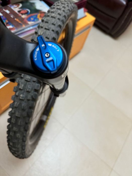 Furca Fox 38 Float Performance 29" Bascov • OLX.ro