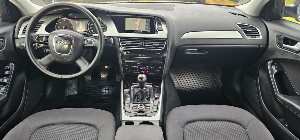 ~Audi A4~Motor 2l TDI~An 2011~Euro5~Navi~Senzori~Carte service~ Cluj-Napoca • OLX.ro