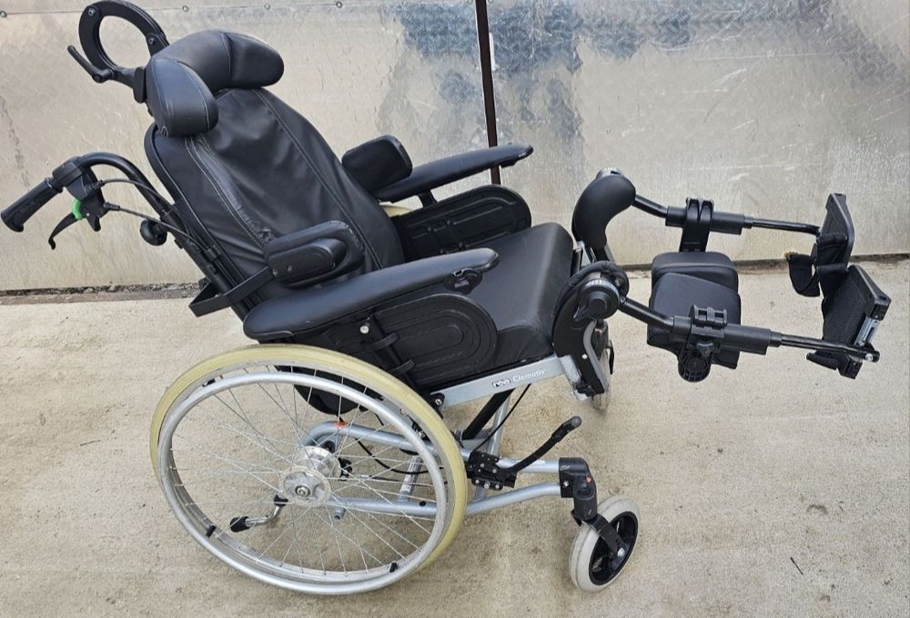 Fotoliu rulant/Scaun cu rotile cu poziție de odihna, mobilitate redusa ...