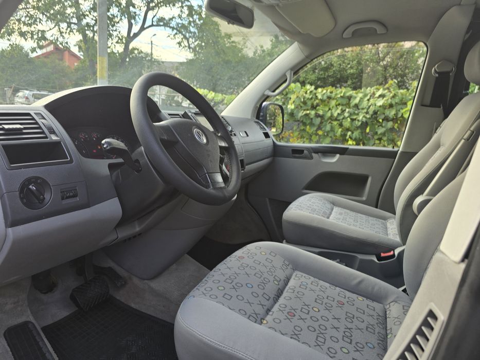 Vw Transporter T5 2.5 TDI An 2007 * 5 Locuri Autoutilitara * Automat Botosani • OLX.ro