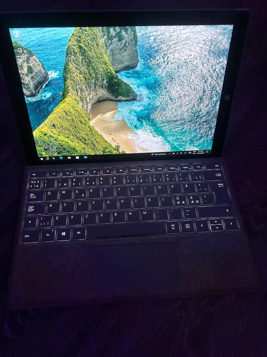 Microsoft Surface tableta pro 3 i7 Oradea • OLX.ro