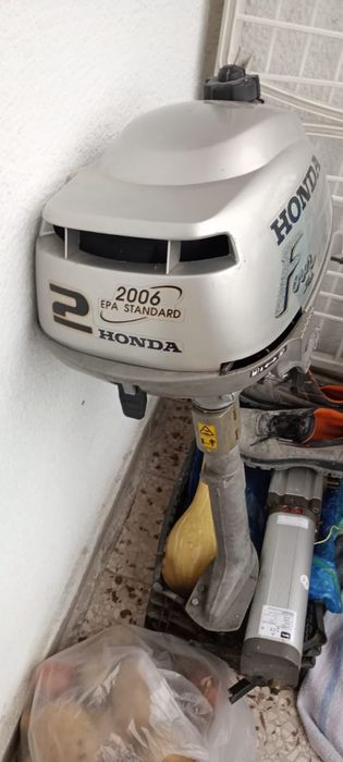 Motor barca Honda BF2 (2HP, 4 timpi) Horezu • OLX.ro