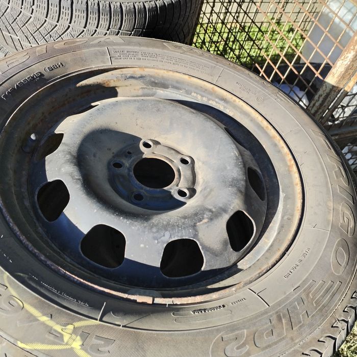 Roti Dacia Duster cu anvelope noi Iarnă Albesti • OLX.ro