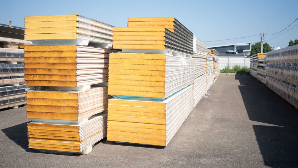 Panouri Sandwich termoizolante Spumă/Vată minerală. Calitatea II A/B Pascani • OLX.ro