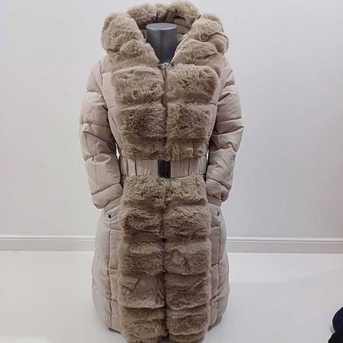 Geaca dama lunga - imblanita Oradea • OLX.ro