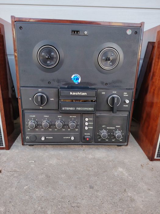 Magnetofon Kastan Pestisu Mic • OLX.ro