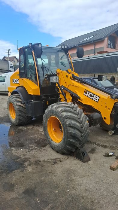 Dezmembrez jcb TM 320 S Moara Grecilor • OLX.ro