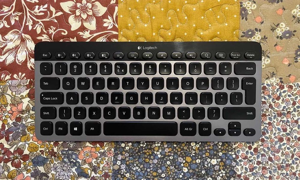 Bluetooth клавиатура Logitech K810 гр. София Младост 1А • OLX.bg