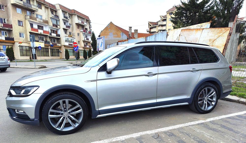 Volkswagen Passat B8 AllTrack R-Line 190CP / DSG / Virtual Cockpit ...
