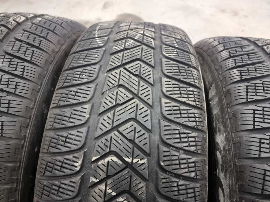 4 Anvelope de IARNA 235.55.18 'Pirelli'; stare foarte buna Brasov • OLX.ro