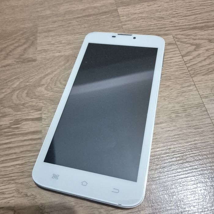 Tableta WOO alba Constanta • OLX.ro