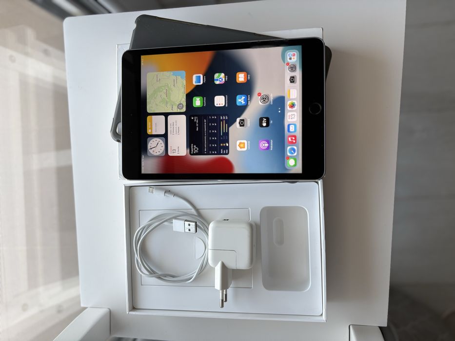 Ipad Mini 4 64gb la cutie Iasi • OLX.ro