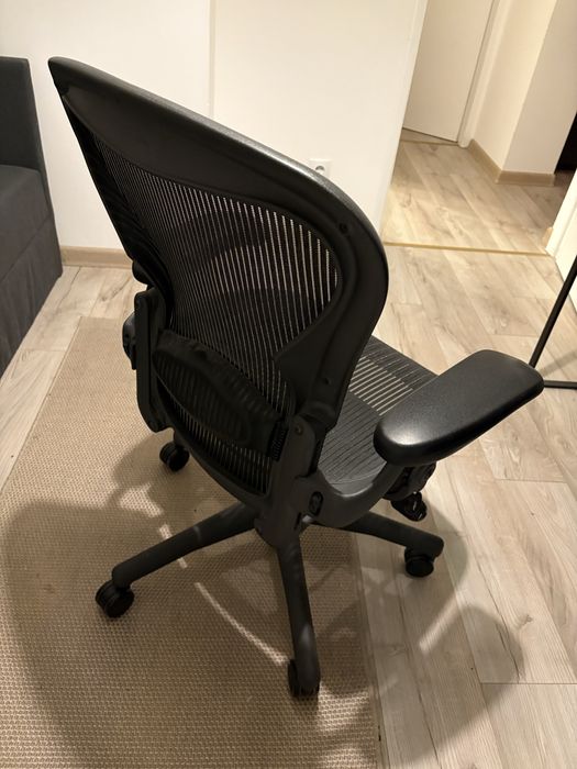 Scaun birou ergonomic Herman Miller Aeron Ilfov Baneasa • OLX.ro