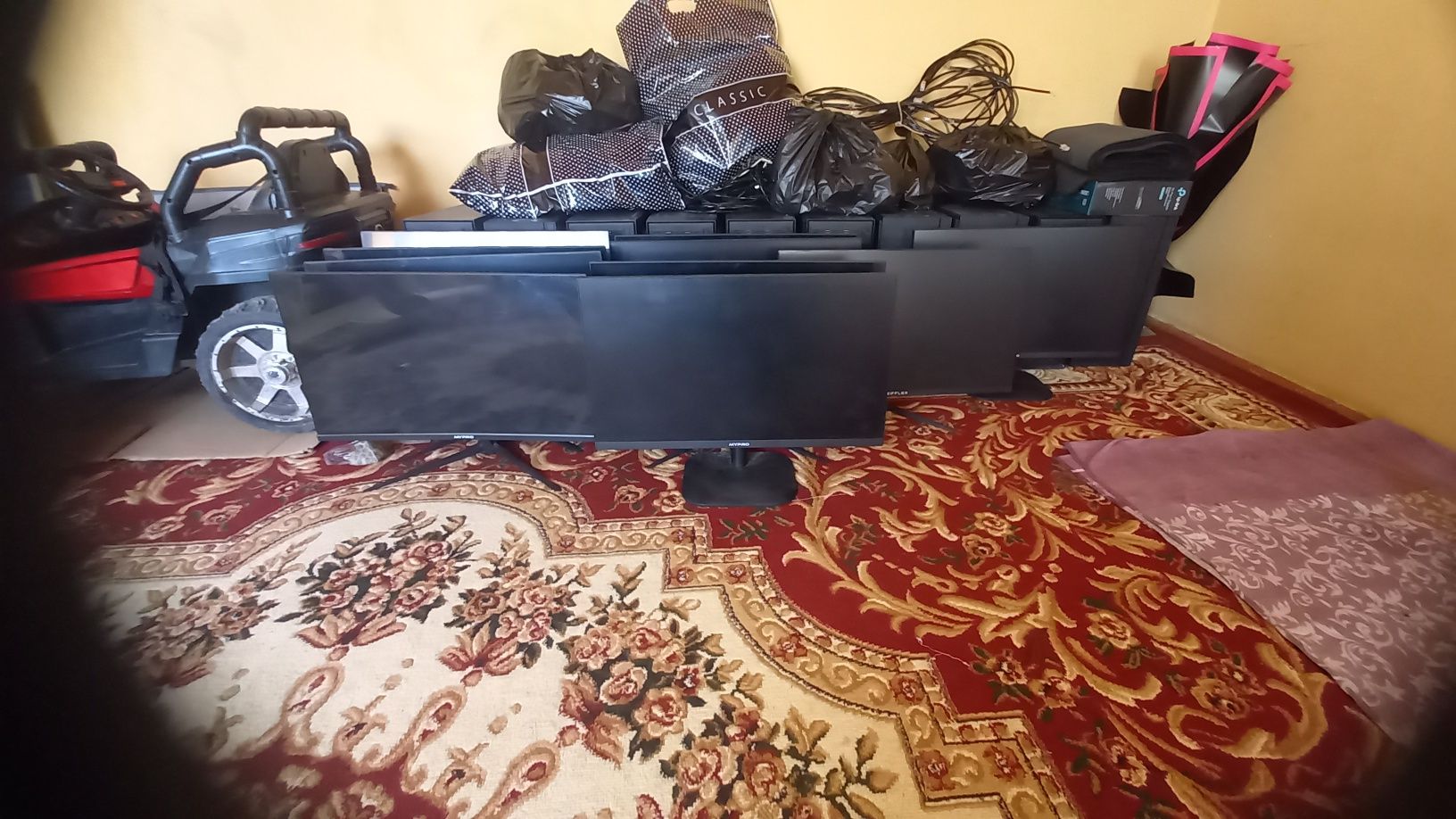 Srochno sotiladi Igravoy kompyuterlar sotiladi stol stuli bilan: 28 000 ...