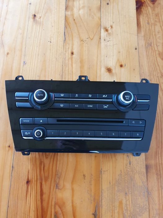 Panou comandă Climatizare/Radio Bmw F25 F26 LCI/Facelift Constanta • OLX.ro