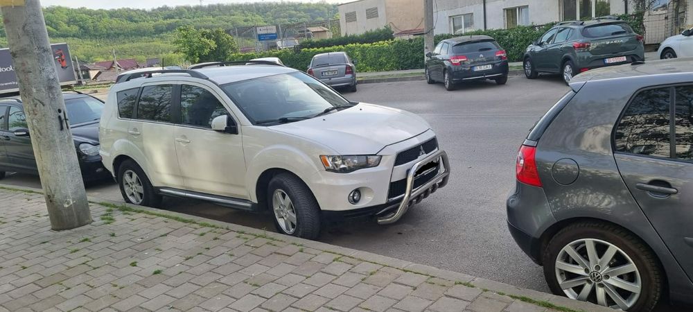 Outlander 2, 2011, 177 c.p. motor 2.2 diesel, 4x4, suv Iasi • OLX.ro