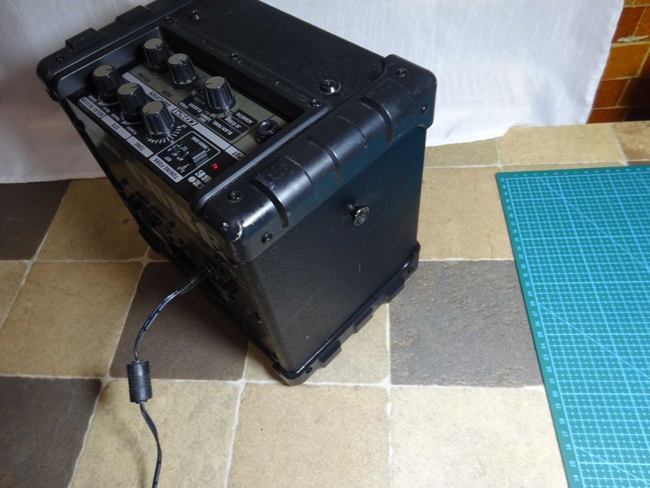Boxa chitara electrica portabila Roland Micro Cube Campulung • OLX.ro