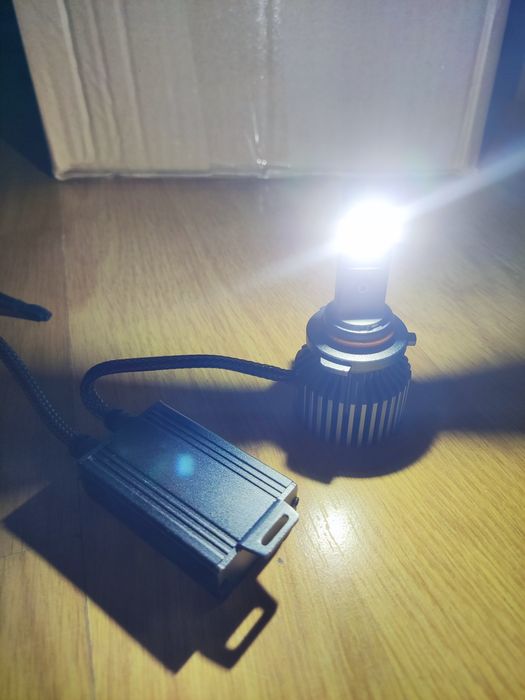 Becuri Led Leduri auto H1 H4 H7 H8 H9 H11 H16 HB3 9006 HB4 9012 hir2 ...