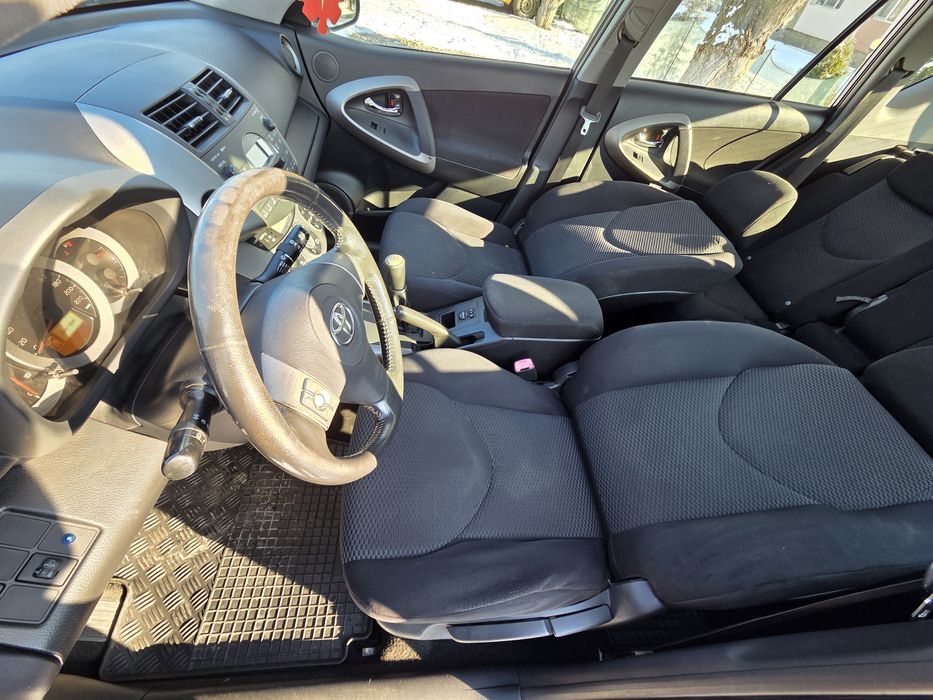 Toyota Rav 4 2.0i Potlogi • OLX.ro