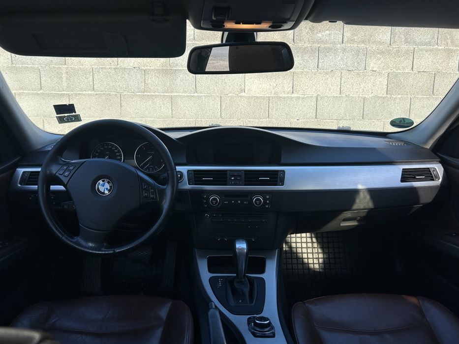 Plansa bord bmw e90,e91 model cu navigatie Stei • OLX.ro