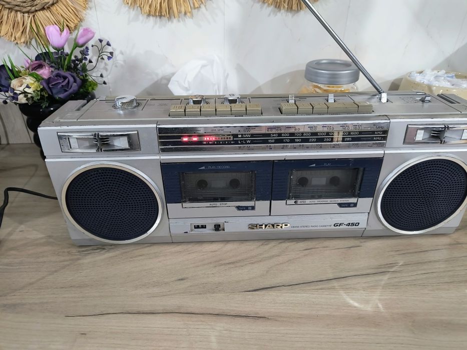 Radio casetofon Sharp Petrosani • OLX.ro