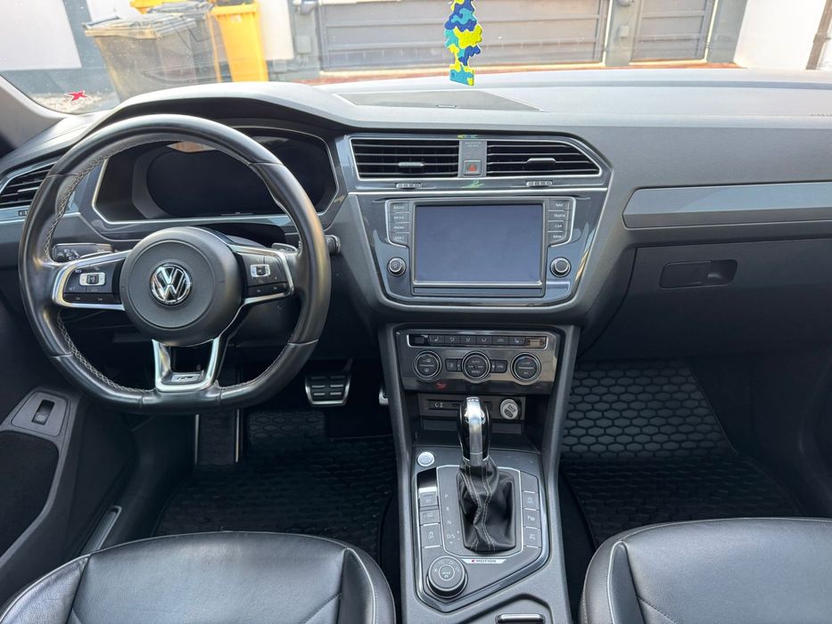 Volkswagen Tiguan R line/Led Adaptiv/Keyless Go&Entry/panorama Tecuci ...