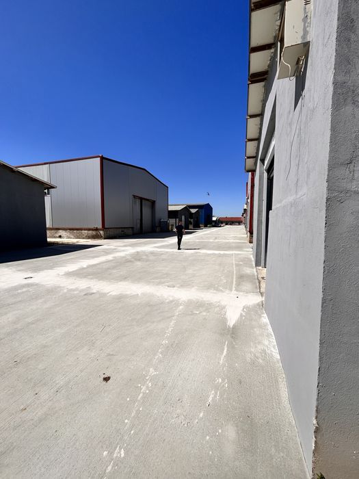 Hala/depozit de 100 mp de inchiriat in Pantelimon TOATE Utilitatile ...