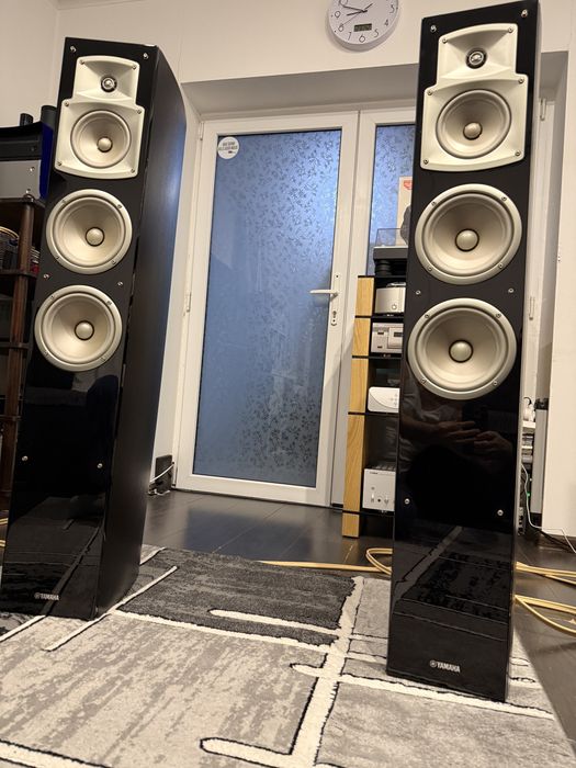 Boxe Yamaha NS-F350,200W,52Kg/Perechea,Piano Black,Suna Fenomenal ...