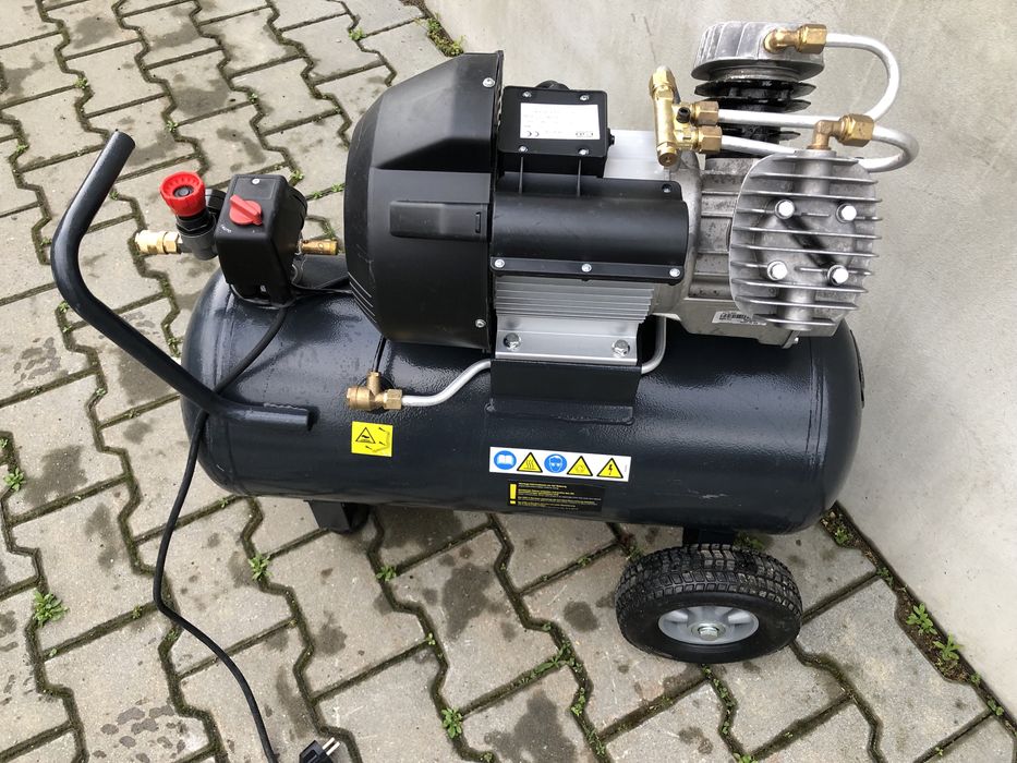 Compresor Aer AEROTEC AERO 400/50 VDC Fabricatie 2021 Medias • OLX.ro
