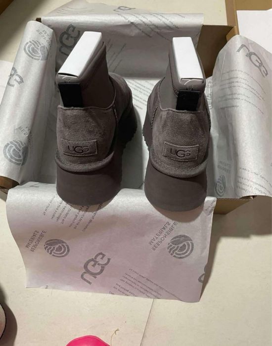 Ghetute ugg uri Slobozia • OLX.ro