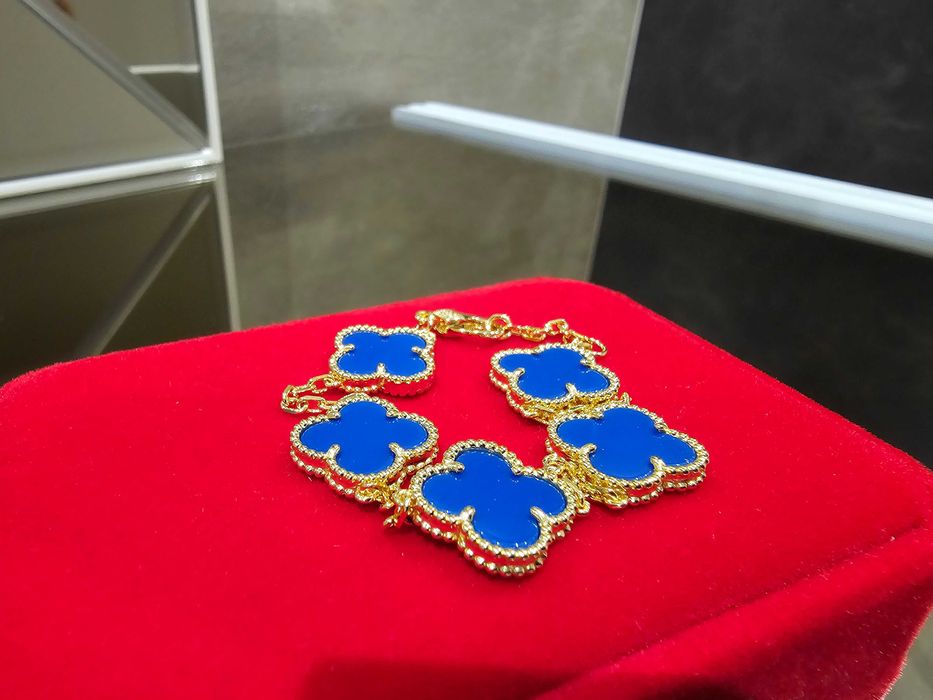 Van Cleef & Arpels VCA Blue 5 Motifs Vintage Alhambra Дамска Гривна гр ...