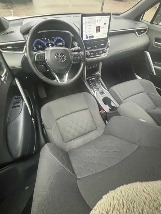 Toyota Corolla Cross Dynamic Hybrid Constanta • OLX.ro