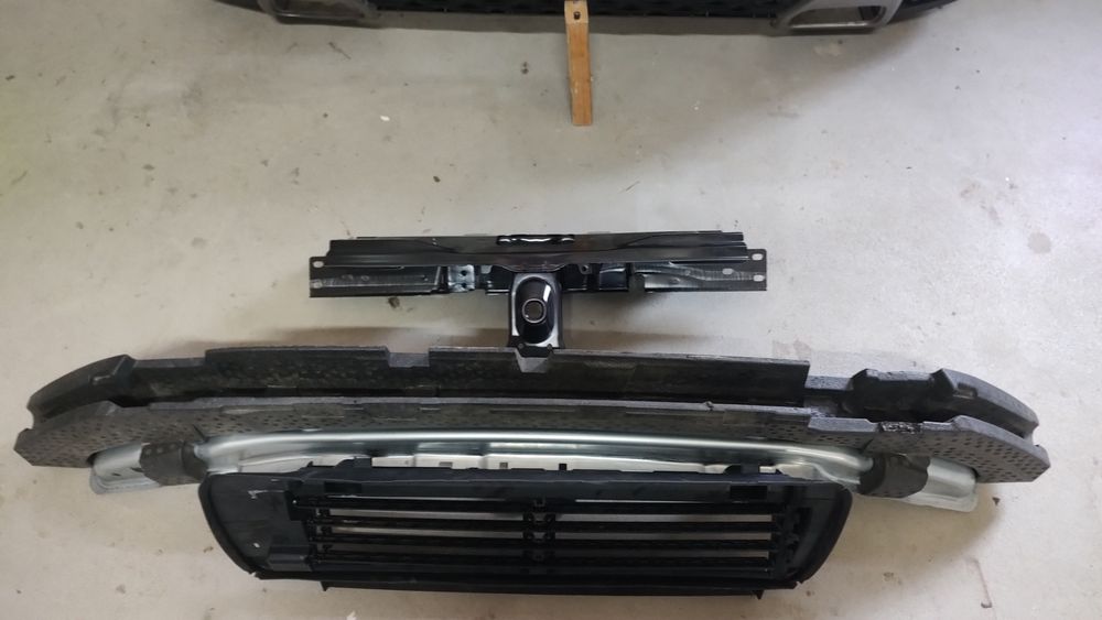 Bara față, faruri , volet , trager , traversa Dacia Duster 2021-2022 Bascov • OLX.ro