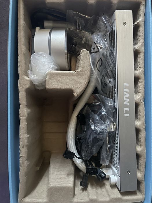 Lian Li Galahad 240mm AIO White гр. Велико Търново Колю Фичето • OLX.bg