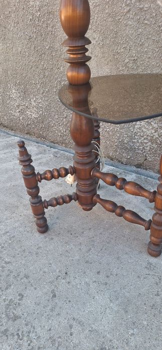 Lampadar podea vechi lemn Popesti-Leordeni • OLX.ro